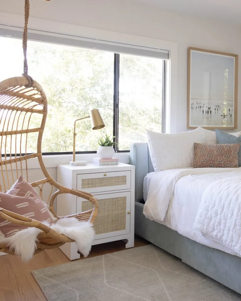 9 Stunning Beach Bedroom Ideas That Will Stand The Test of Time - Emily ...
